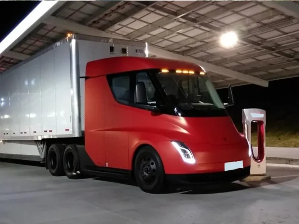 120 Taksitle Elektrikli Tır Tesla Semi 2023 Model 7800 Km - Taksitle Araba